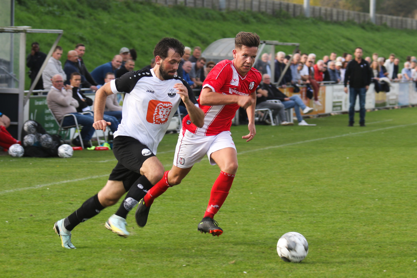 Lex Immers belangrijk in verhit duel en RKAVV ruikt periodetitel: lees ...