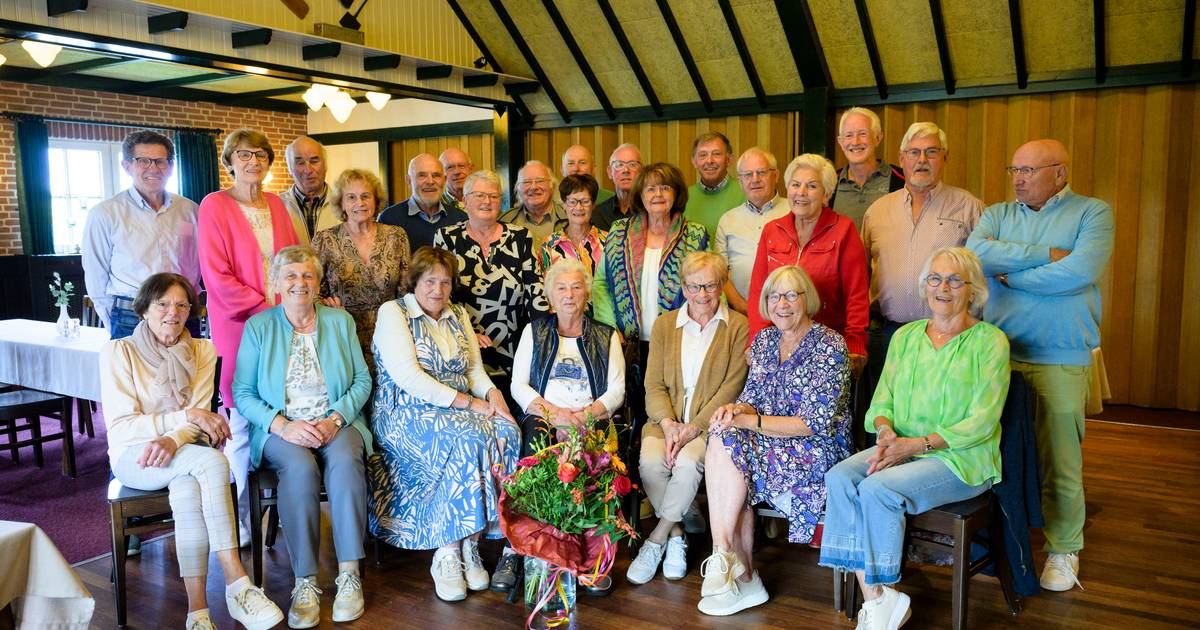 Geliefde juffrouw Van der Wal (93) is stralend middelpunt op Albergs ...