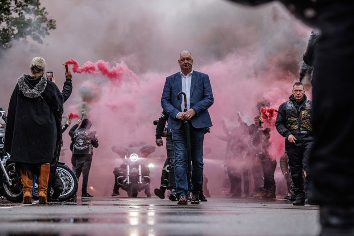 Priscilla (39) bekent messteken, die haar ex-vriend Alex (41) uit Sint ...