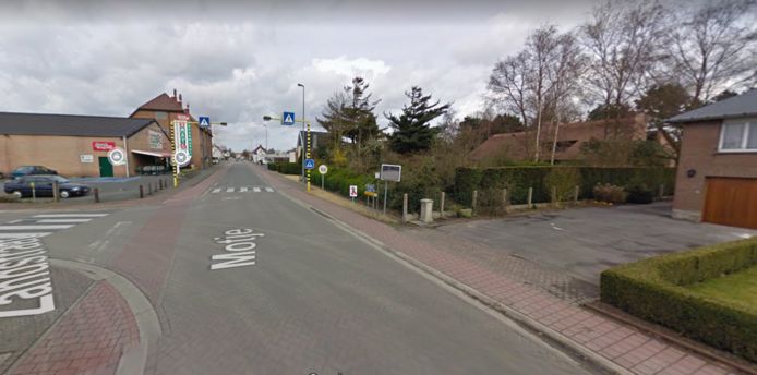 Bromfietser raakt lichtgewond bij ongeval in Motje | Lievegem | hln.be