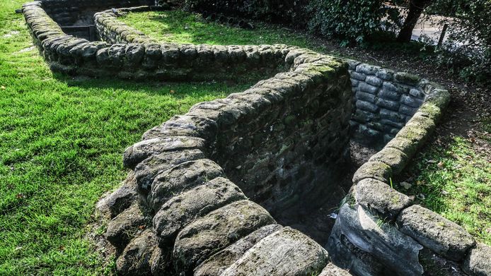 Crowdfunding moet Britse loopgraaf in Ieper in ere herstellen | Ieper ...