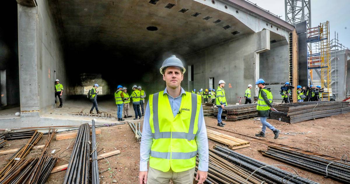 Met projectleider Bert (40) in de werfput waar Scheldetunnel voor ...