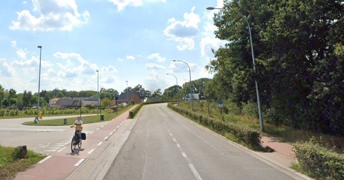 Kruispunt Poederstraat-Voorheide krijgt veilige fietsoversteek | Arendonk | hln.be