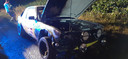 Robbin redt twee rallycou­reurs uit hun brandende auto in Hellen­doorn ...