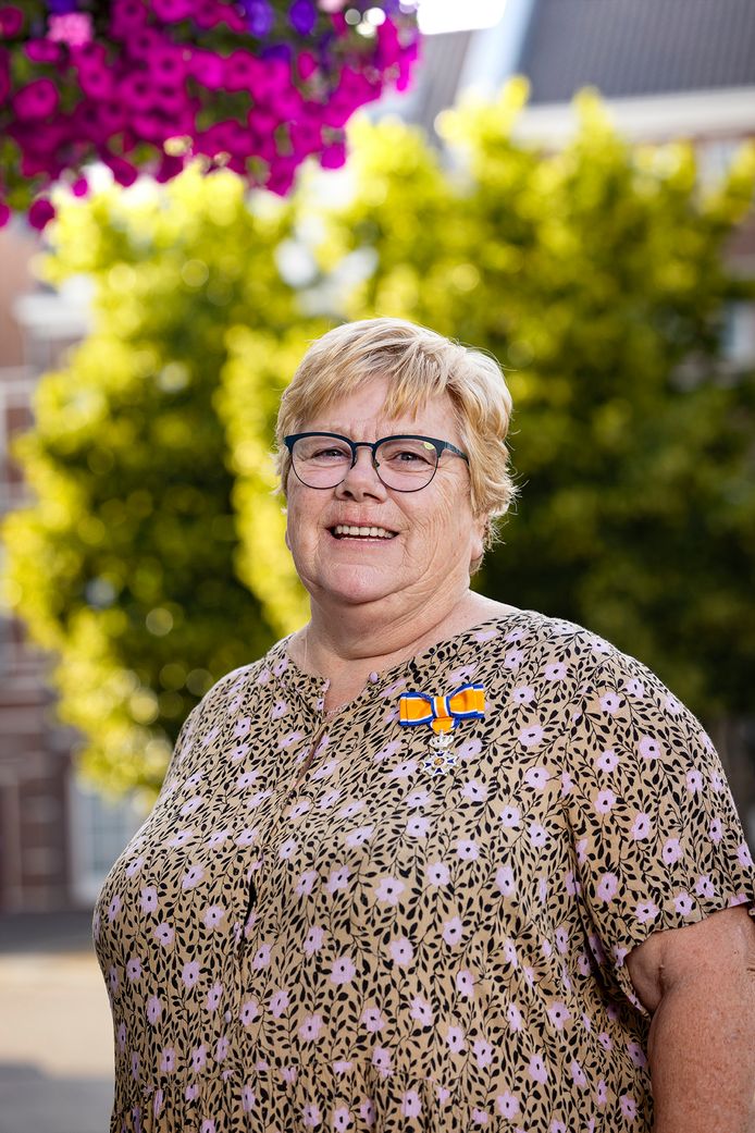 Danstrainster Nicoline van Deursen onderscheiden | Helmond | ed.nl