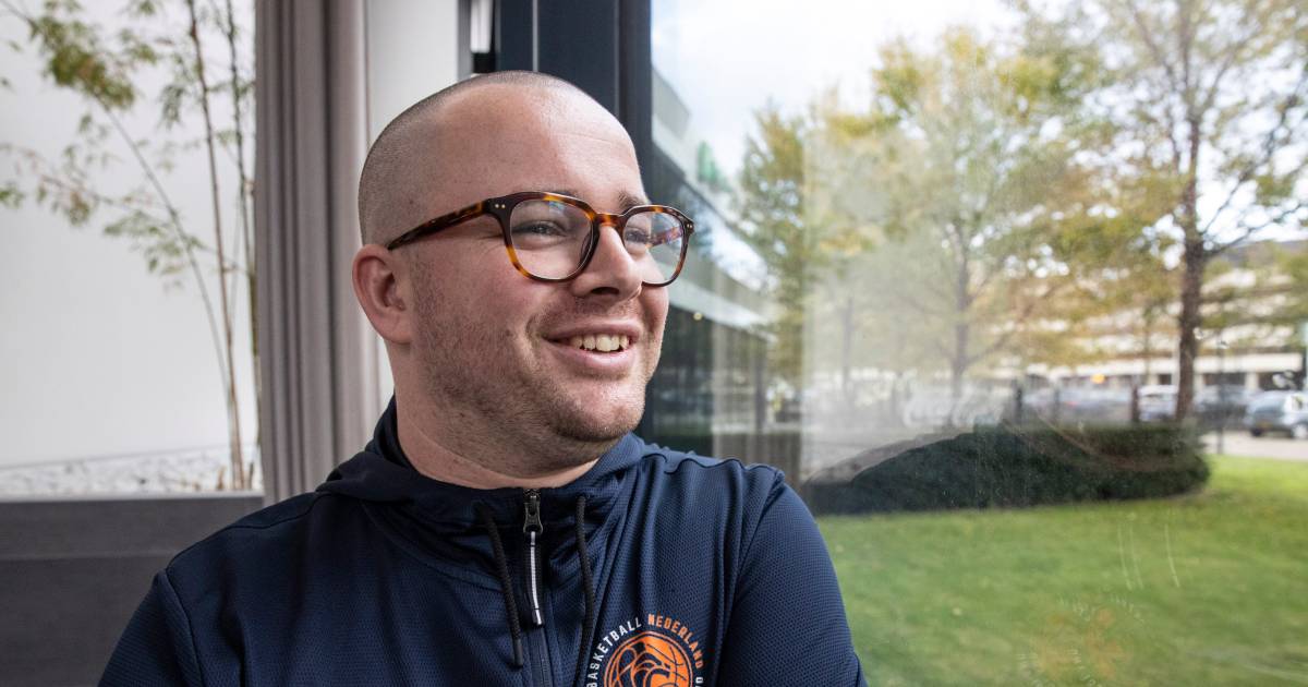 Tropenjaren in zwart én Oranje aangebroken voor jonge basketbalcoach ...