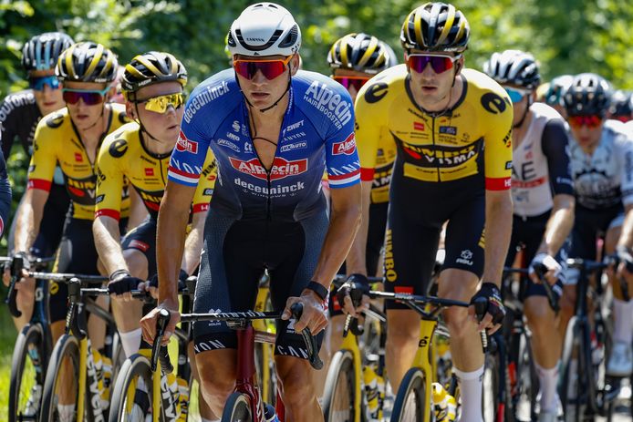 WK-ganger Mick van Dijke met de schrik vrij na val in ravijn | Sport in ...