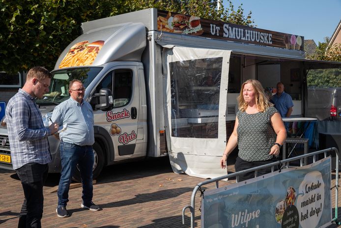 🎧 Als ze zelf bij patatkraam staat, ziet de rechter een oplossing. Maar ...