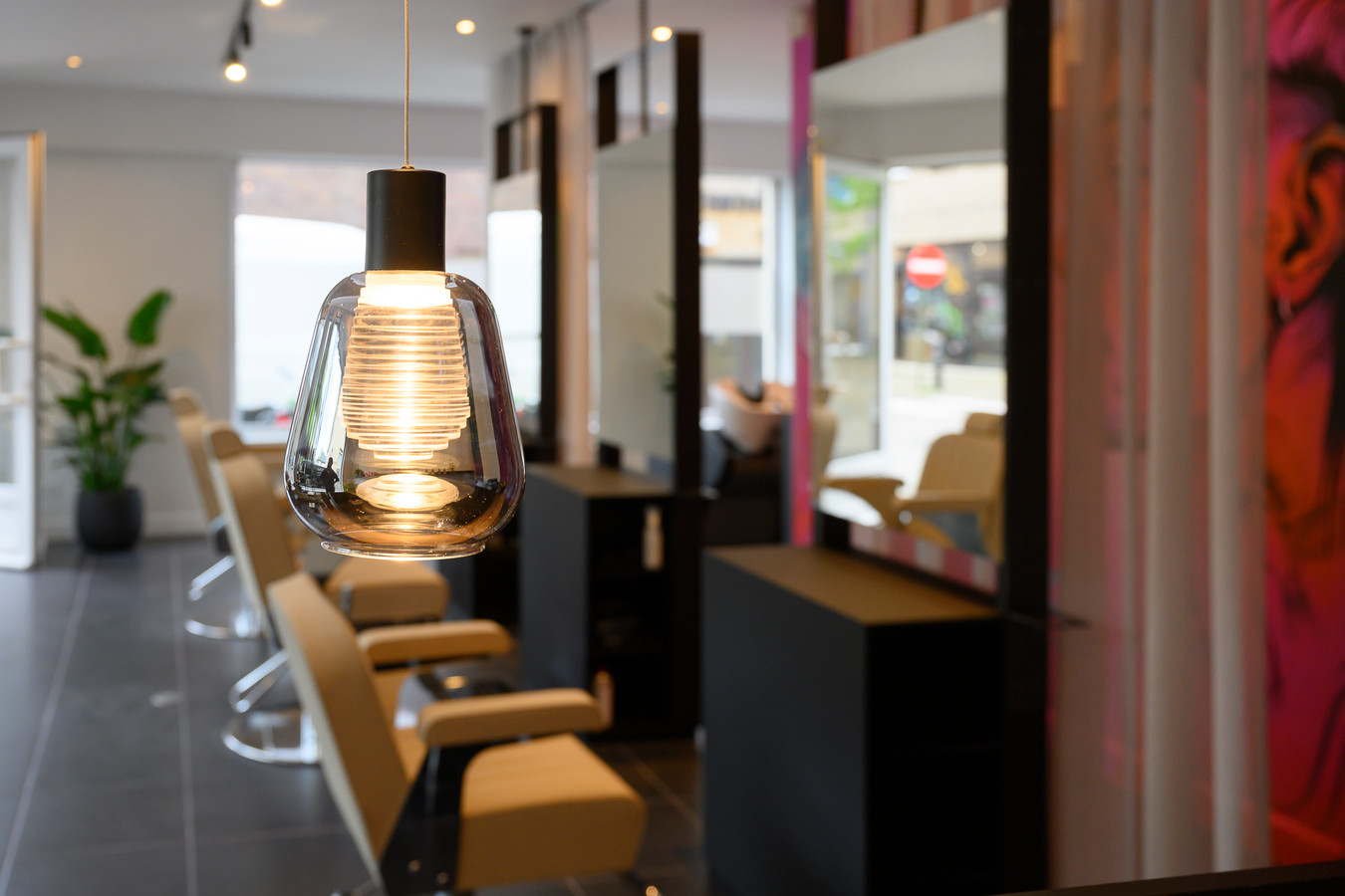 NET OPEN. Ron (28) start eigen kapperszaak Hairspace: “Ik heb lang ...