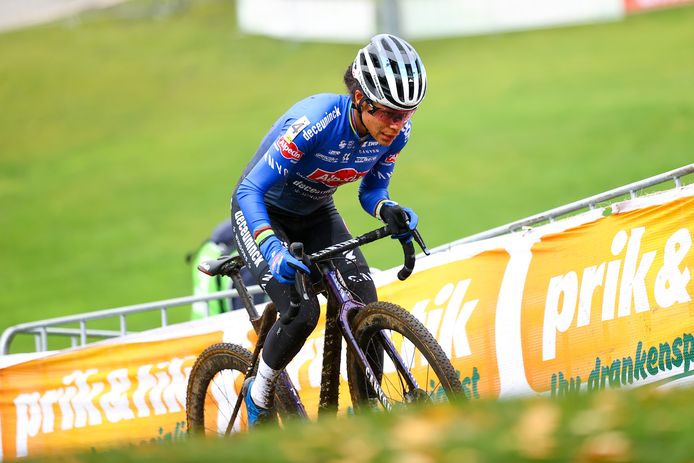 Ceylin del Carmen Alvarado wint in Zolder haar derde veldrit van het ...