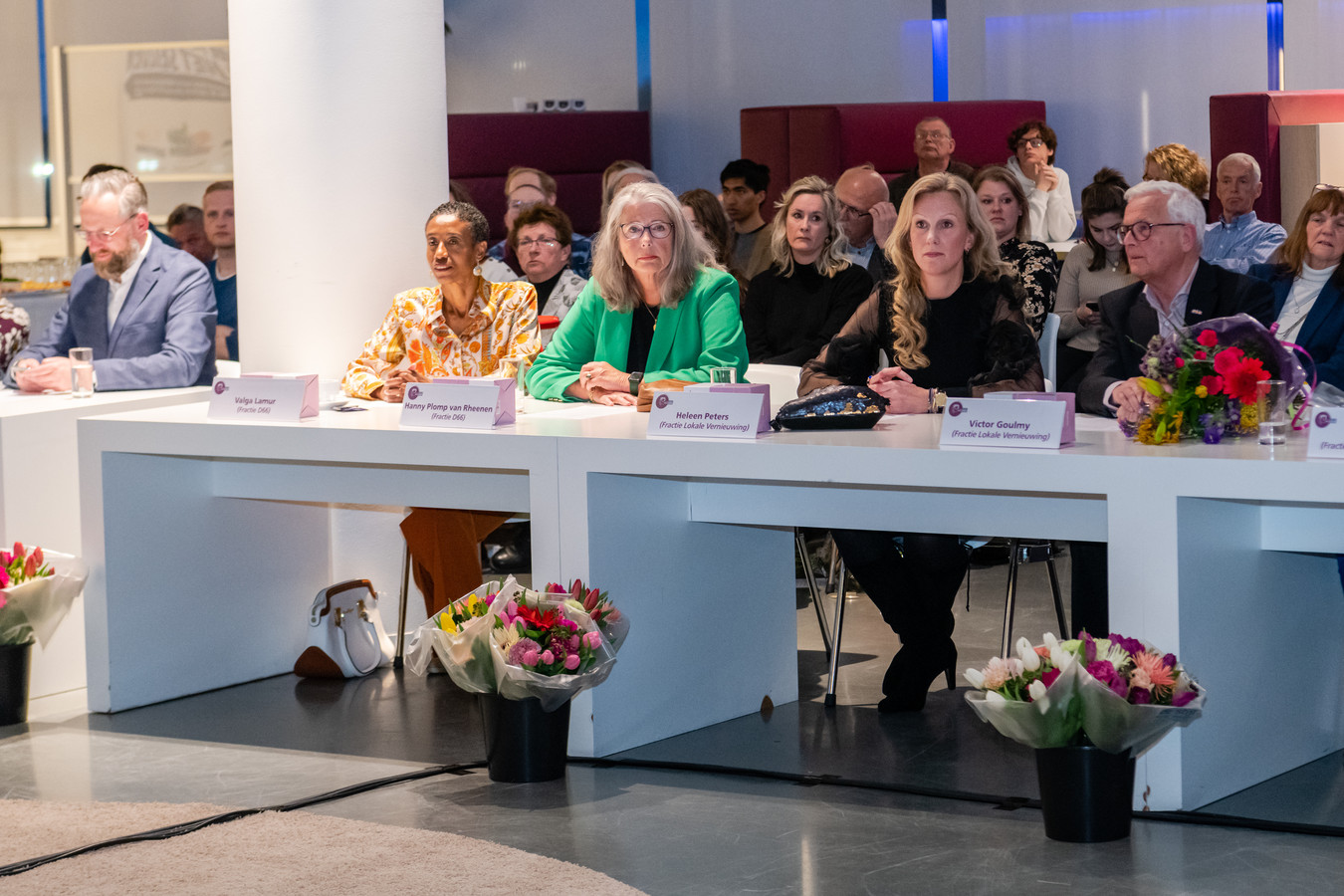 Jong en geboren in Nieuwegein? In de gemeenteraad ben je dan een grote ...