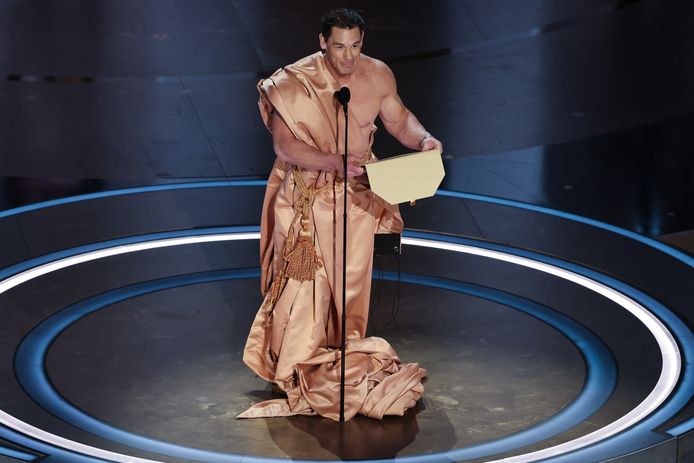 Was John Cena echt vollédig naakt op podium van Oscars of niet ...
