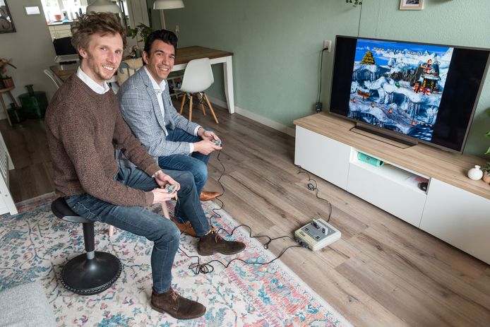 Steven (32) gamede altijd voor de lol, nu verdient hij er zijn geld mee ...
