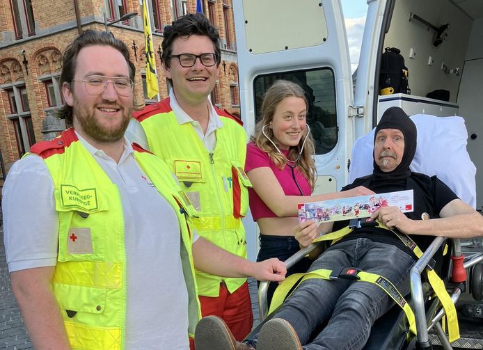 Ygor uit Poperinge ondersteunt pleisteractie Rode Kruis: “Opbrengst moet dienen voor nieuwe ...