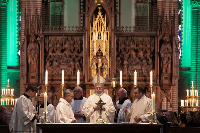 Vanuit de kerkbanken genieten van jubilerende kerk in Asten | Asten | ed.nl