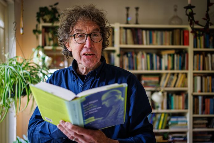 Theo van de Bles, voorzitter van de Stichting Mr. J. C. Bloem-Poëzieprijs: ‘Met weinig woorden ...