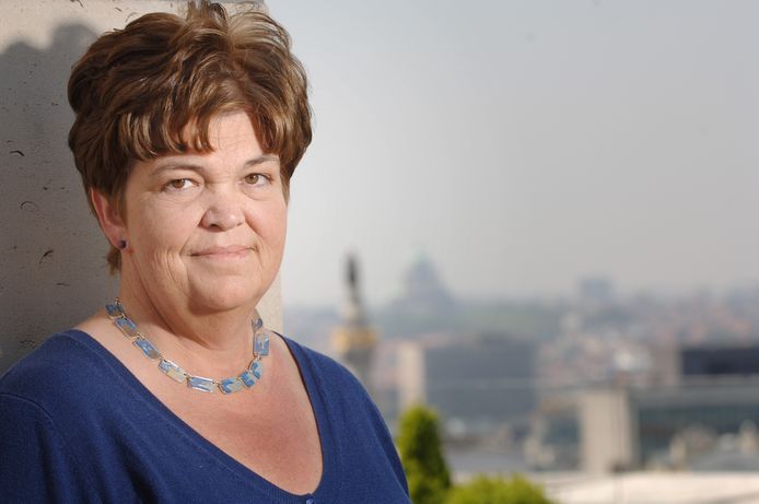 LEVENSVERHAAL. Politica Frieda Van Themsche (67) overleden na val: “Om ...