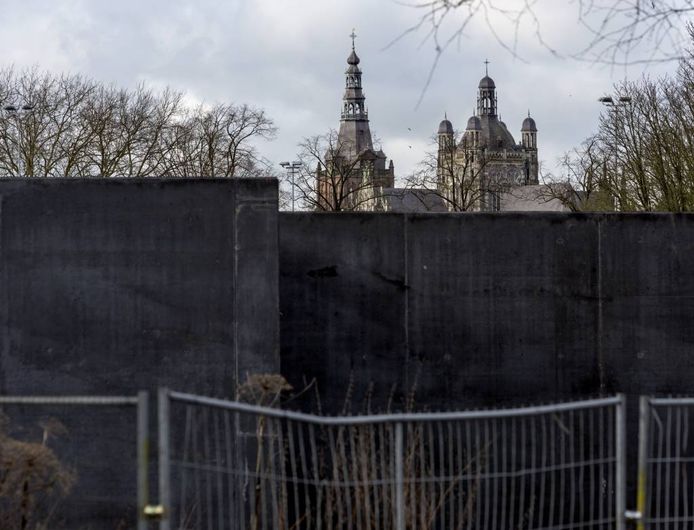 Rombouts opent tennisclub Pettelaer | Den Bosch | AD.nl