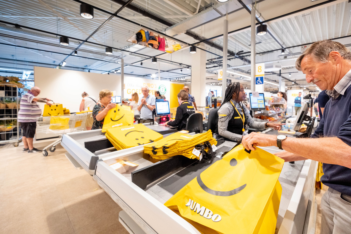 NET OPEN. Grootste Jumbo-supermarkt van Vlaanderen opent in Lier ...