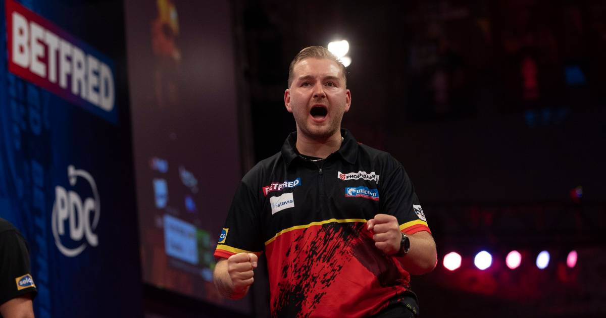 'Dancing Dimi' legt wereldkampioen Price het zwijgen op en plaatst zich ...