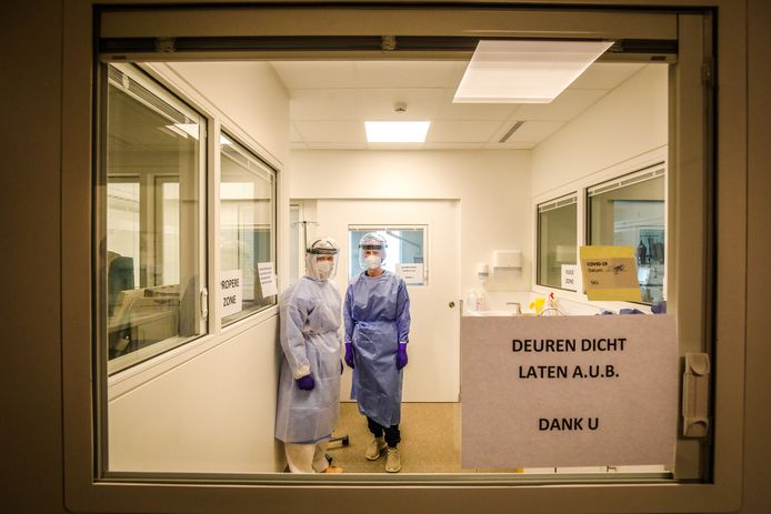 Coronacijfers in Knokke-Heist blijven stijgen, dus verbiedt ... Coronacijfers in Knokke-Heist blijven stijgen, dus verbiedt ...