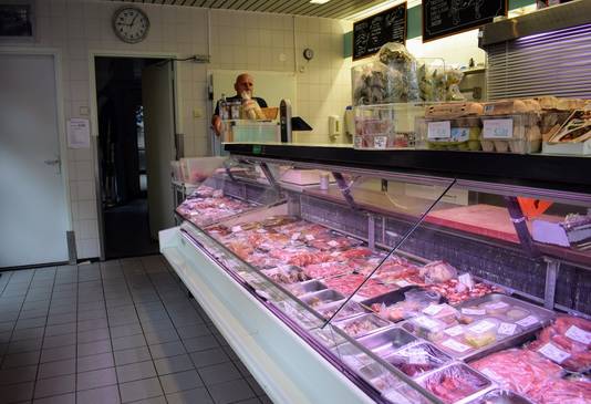 Hans is al 52 jaar slager in Delft: 'Ik ken iedereen bij naam' | Delft ...