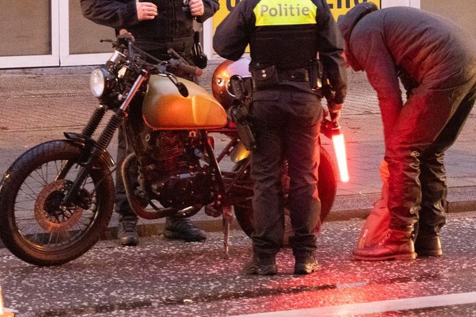 Politie houdt bromfietscontrole in schoolomgevingen: negen voertuigen ...