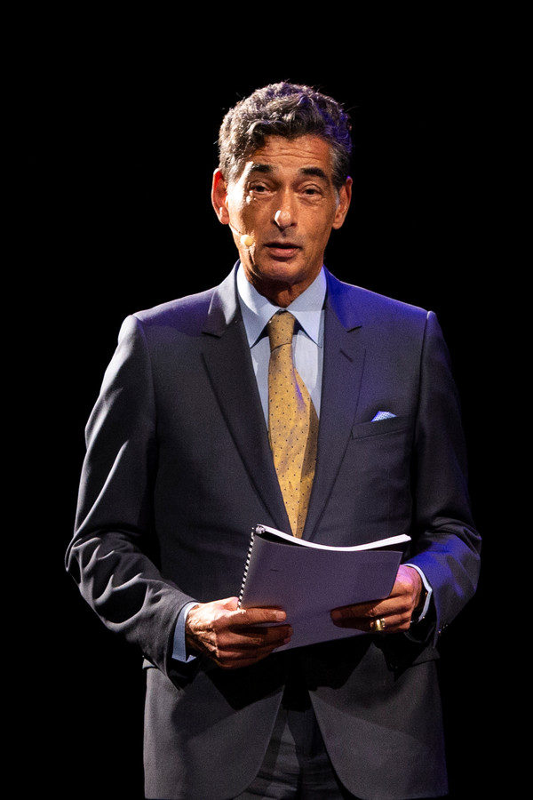 Taakstraf als je iemand doodrijdt met een mobiel in je hand, is dat nou ...