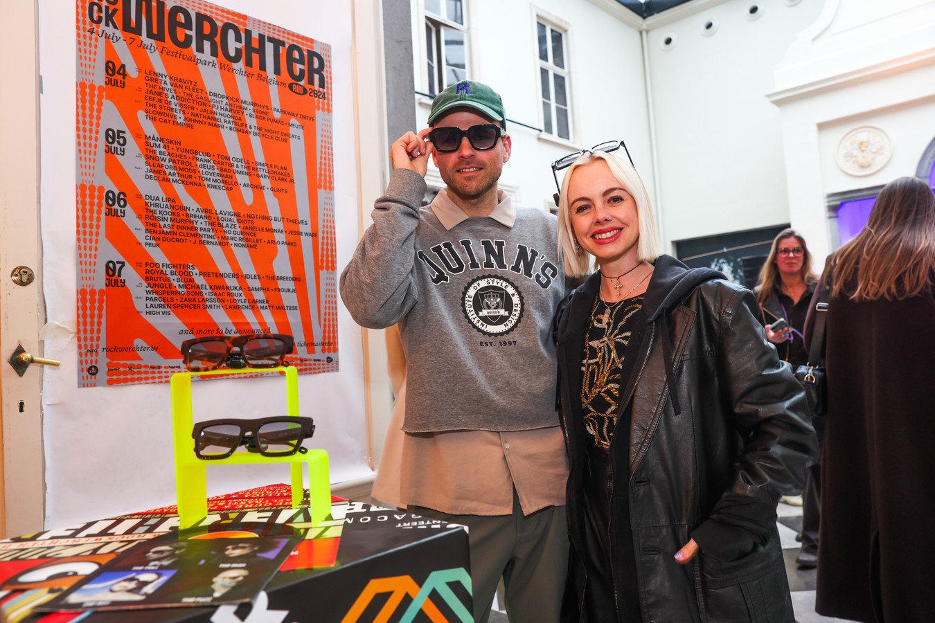 IN BEELD. Eline De Munck stelt eerste ‘Rock Werchter’-zonnebrillen voor ...