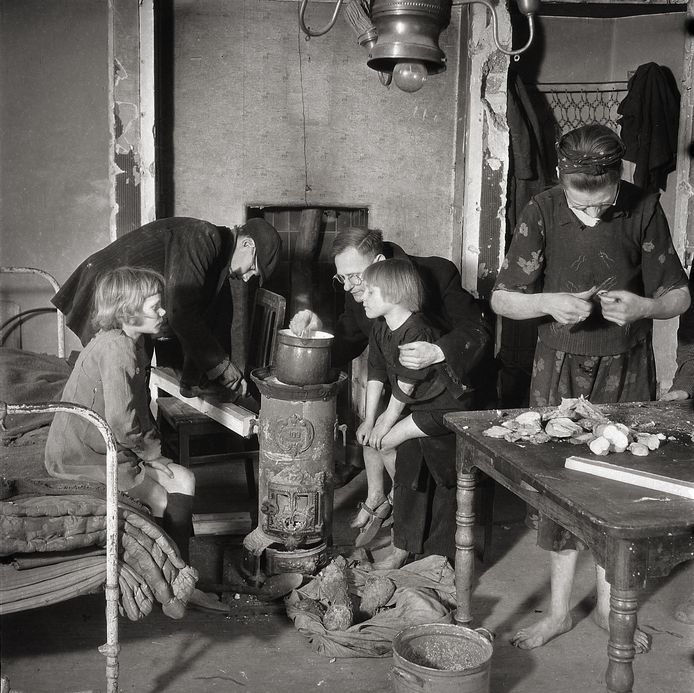 Fotoserie Hongerwinter 1945: eten werd een obsessie in het Westen | 75 ...