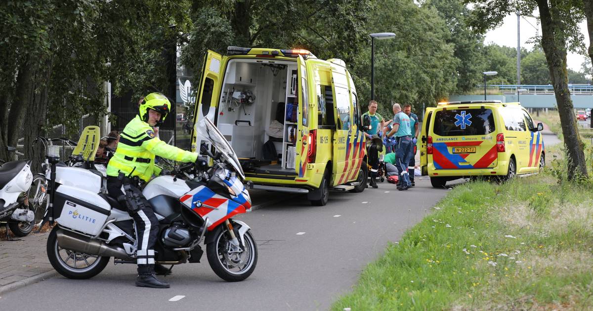 Man raakt gewond bij zwaar ongeluk op fietspad in Apeldoorn: traumahelikopter opgeroepen | 112 ...