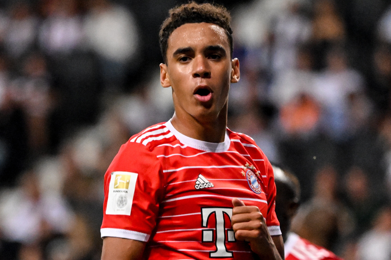 Football Talk. Scott Parker ontslagen na 9-0 in Liverpool - Haller na ...