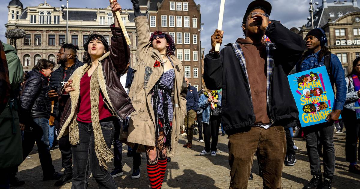 Protest in Amsterdam tegen racisme en discriminatie | Amsterdam | AD.nl