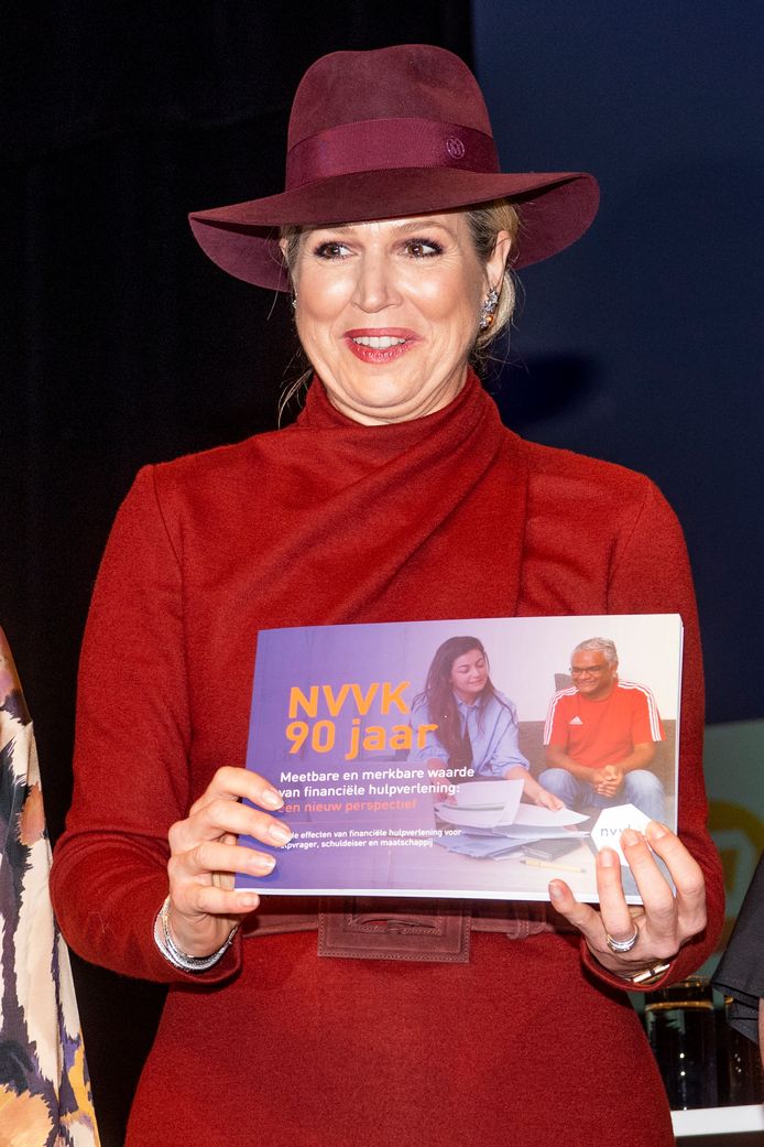 Koningin Máxima toont haar stralende lach bij bezoek aan Enschede ...