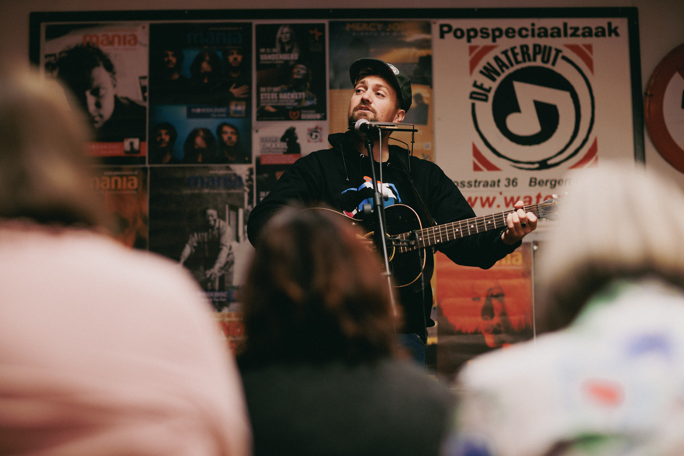 Singer-songwriter Tim Knol in Bergen op Zoom: ‘Het is een wonderkind én ...