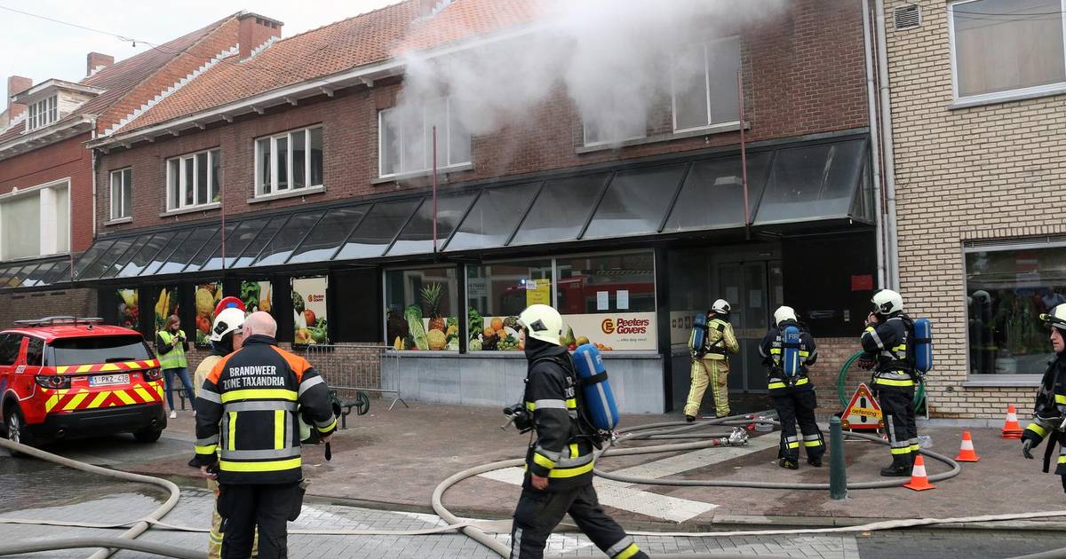 Brandweer simuleert brand bij Peeters-Govers | Beerse | hln.be