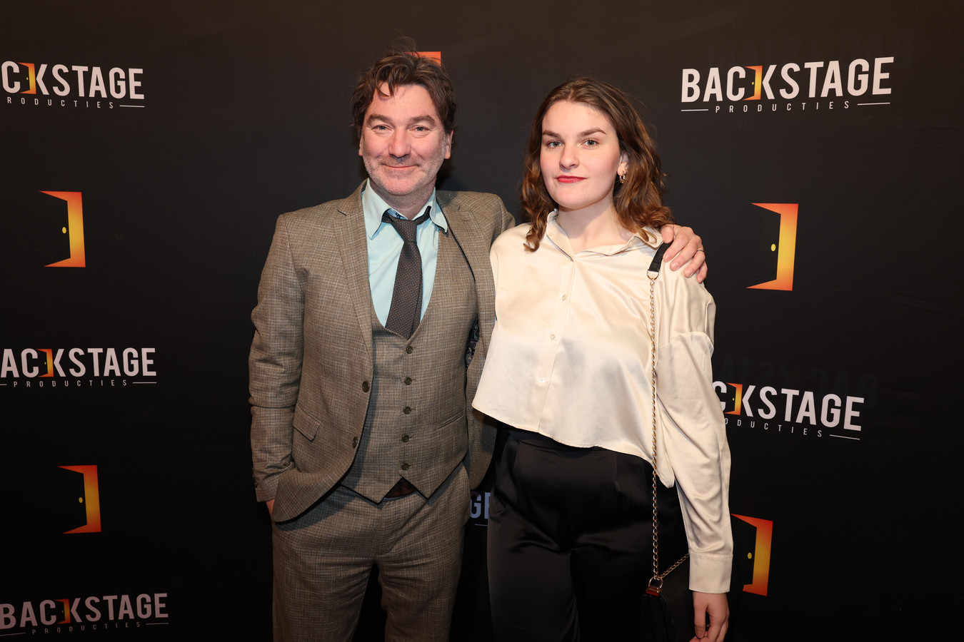 IN BEELD. Michel Van den Brande poseert met verloofde Sofie tijdens ...
