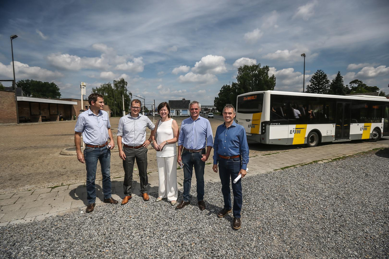 Stad en De Lijn werken samen aan herinrichting stationsomgeving | Foto ...