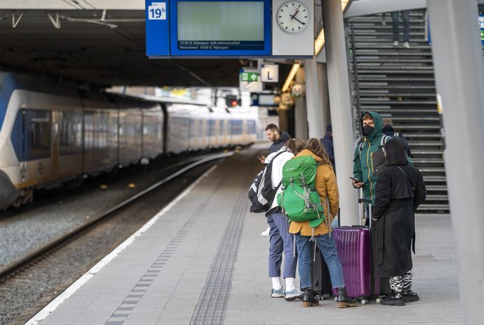 NS-personeel gaat opnieuw staken, drie nieuwe dagen aangekondigd ...