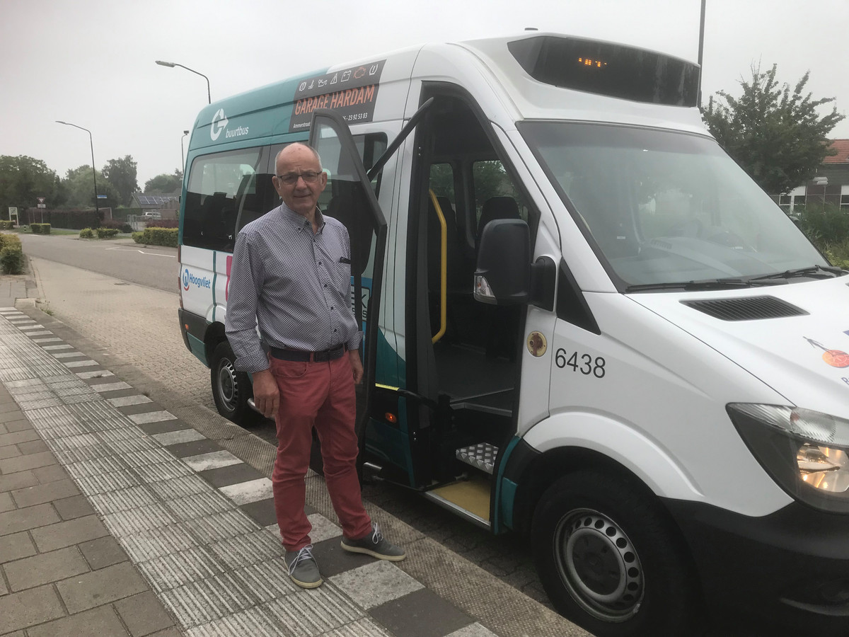 De buurtbus komt in elk dorp, maar hoelang nog? ‘We hebben echt nieuwe ...