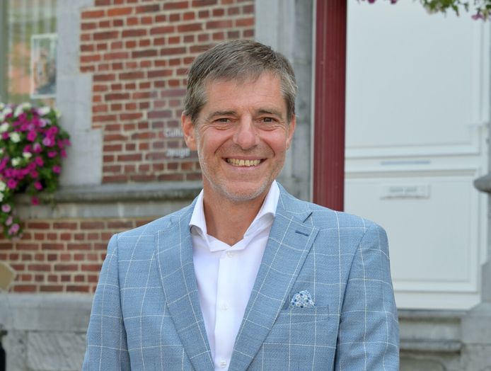Landens Burgemeester Spoort Inwoners Aan Om Deel Te Nemen Aan Roze Mars