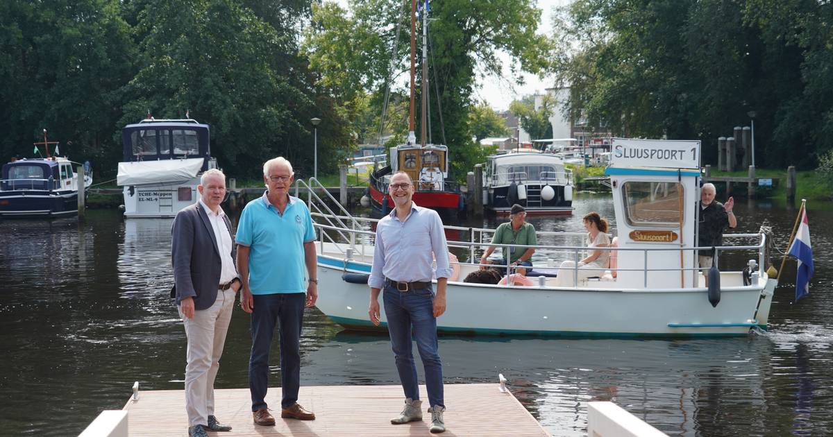 Nieuwe aanlegsteiger in Zwartsluis voor kleine boten scheelt anderhalve ...