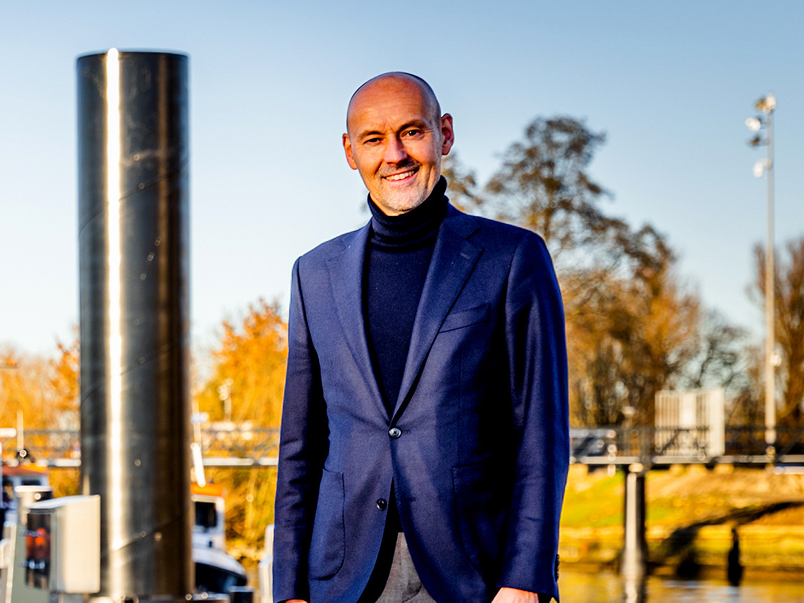 Nieuw personeel voor waterbus in geen velden of wegen te bekennen: ‘Ons ...