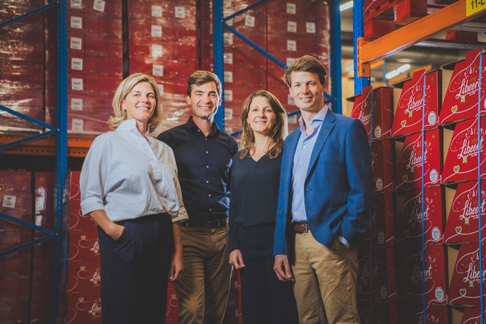 FIER OP WEST. Van winkeltje in Izegem tot wereldspeler van formaat ...