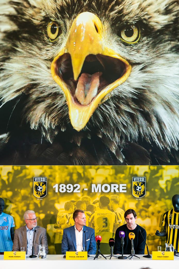 Coley Parry gepresenteerd als nieuwe eigenaar Vitesse: ‘Bevoorrecht om ... Coley Parry gepresenteerd als nieuwe eigenaar Vitesse: ‘Bevoorrecht om ...