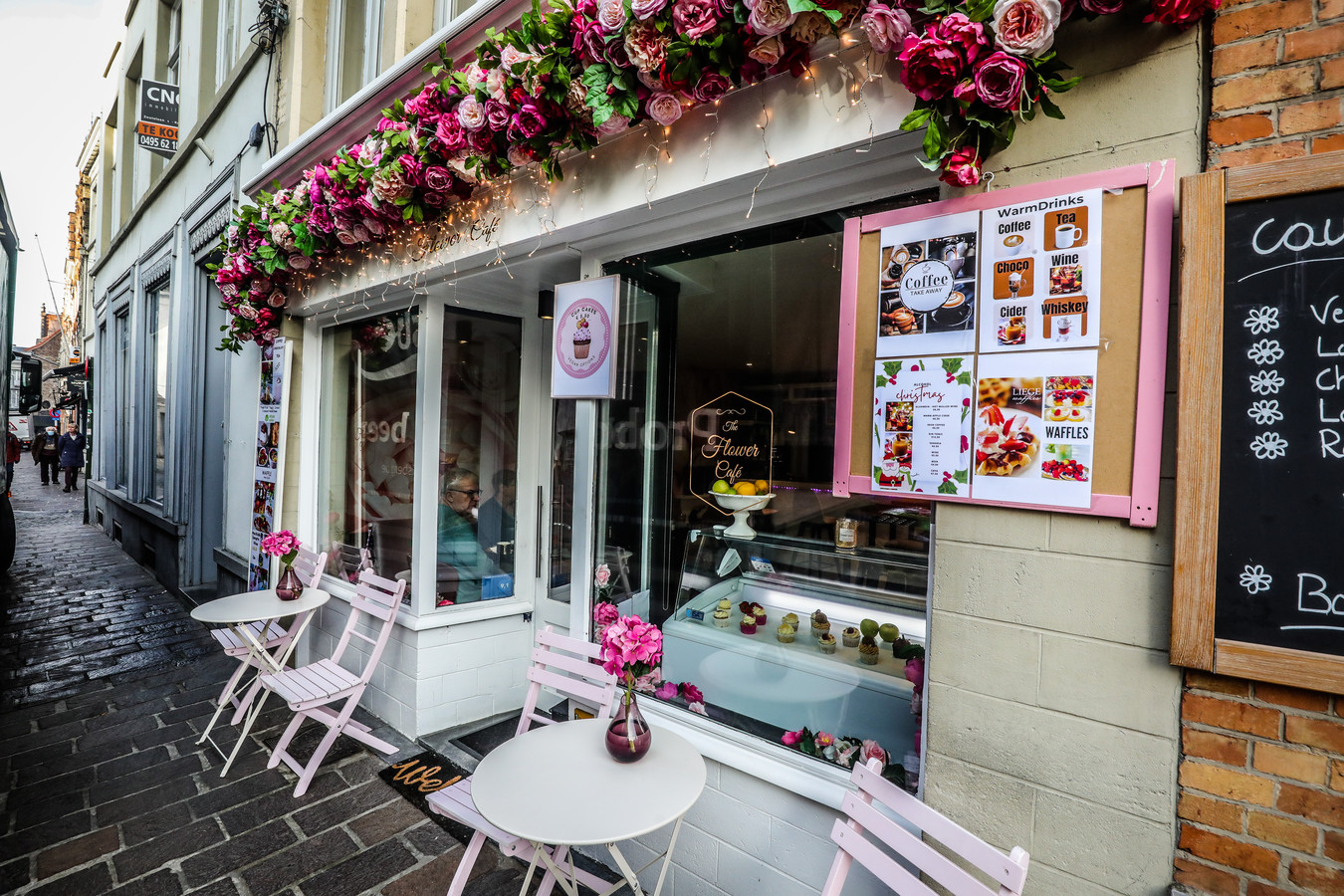 Van Gault&Millau-tip tot bloemenpracht: deze 11 koffiebars in Brugge ...