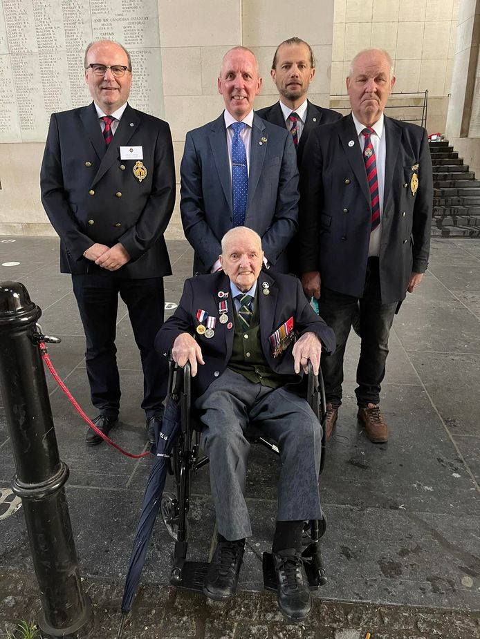 Last Post krijgt bezoek van oorlogsheld Fred (102), die deelnam aan ...