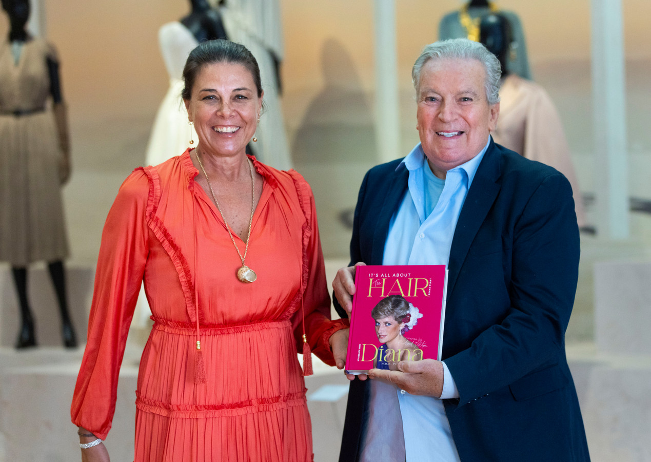 Richard is de man die altijd het haar van Lady Diana knipte: ‘Man, ze ...