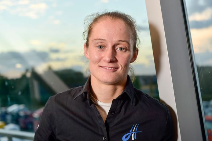 Delfine Persoon verdedigt WBC-wereldtitel bij lichtgewichten: “Bang ...