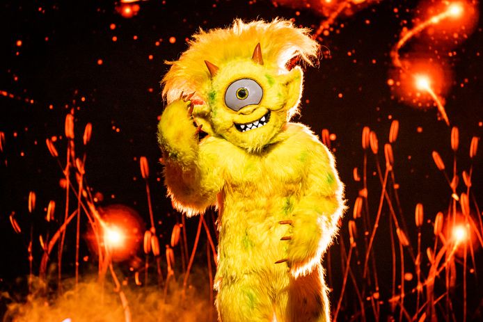 Zwetende Cycloop moet als derde ‘The Masked Singer’ verlaten: “Zo warm ...